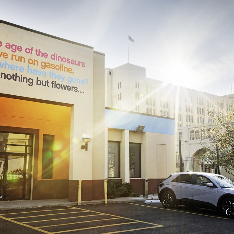 Hyundai CRADLE and itselectric Partner to Deploy Curbside Chargers for ...